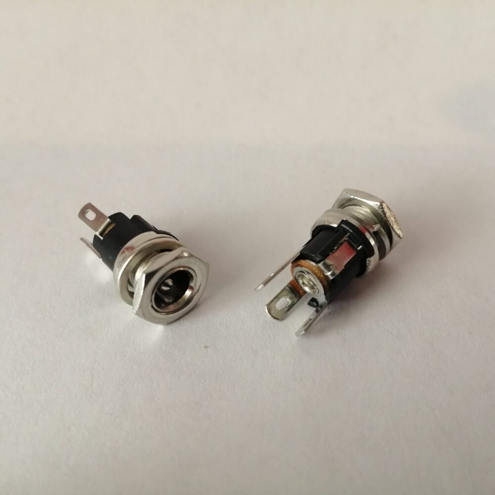 JACK DE ALIMENTACION 5MM CON TUERCA 3 PIN – Kuali Mecatrónica